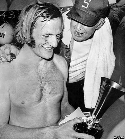 Stanford star QB Bunce dies at 54