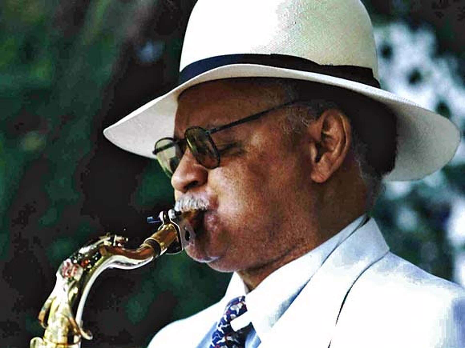 'Panther' tune has 9 lives for visiting sax cat Plas Johnson