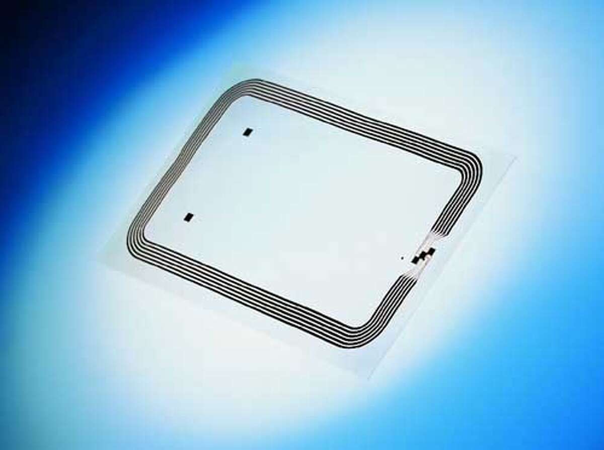 Clothing will have transmitters / Benetton to keep track of clothing ...