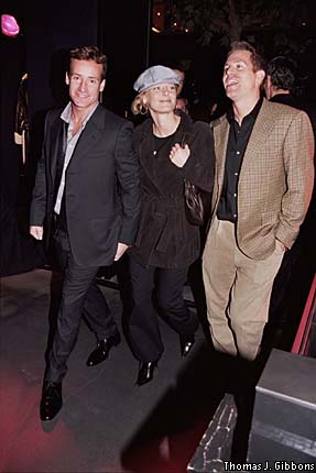 Harl Taylor keeps fashion in the bag / Designer delights clients with ...