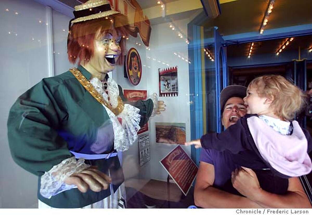 Laughing Sal as good as new on Santa Cruz Boardwalk / Standby from long ...