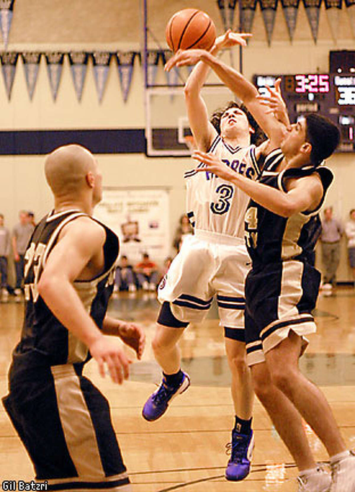 HIGH SCHOOL BASKETBALL / Mitty wins share of WCAL