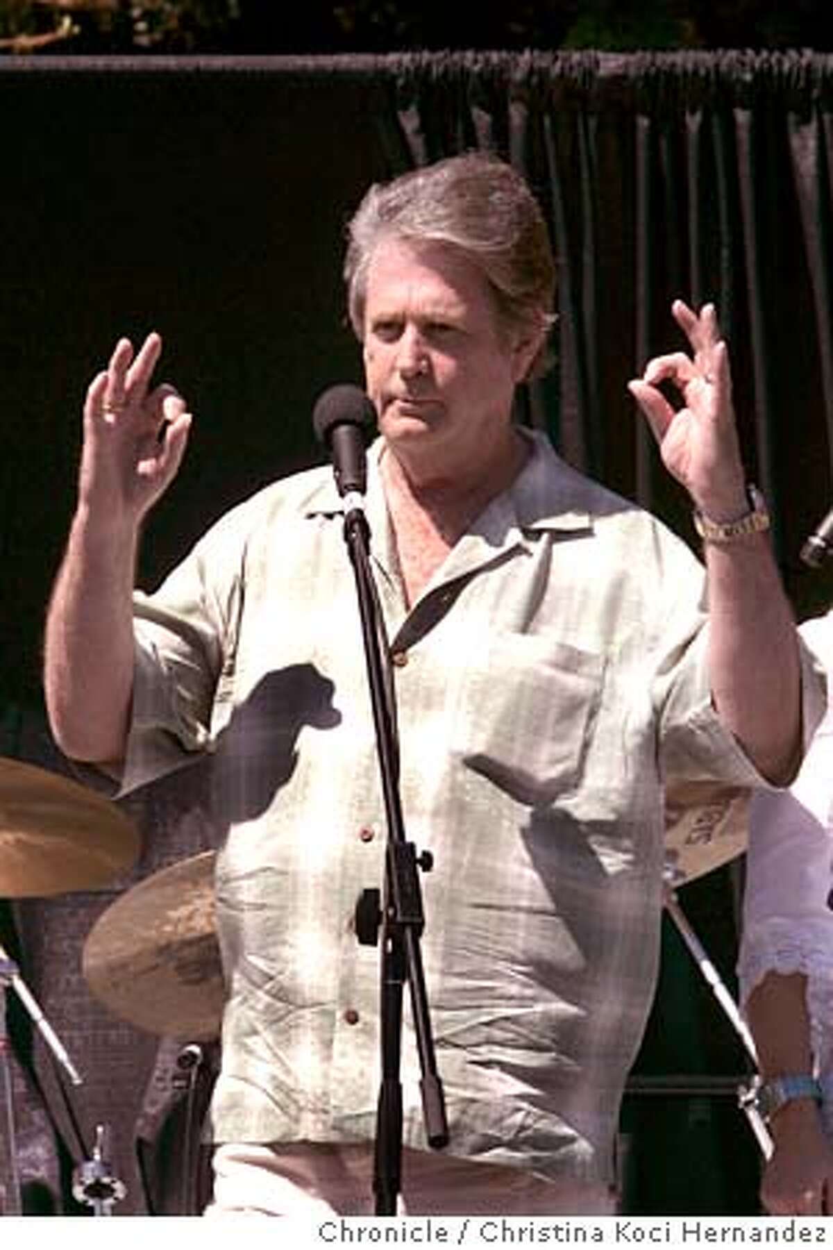 A WAVE OF NOSTALGIA / Former Beach Boys unveil monument to Wilson home ...