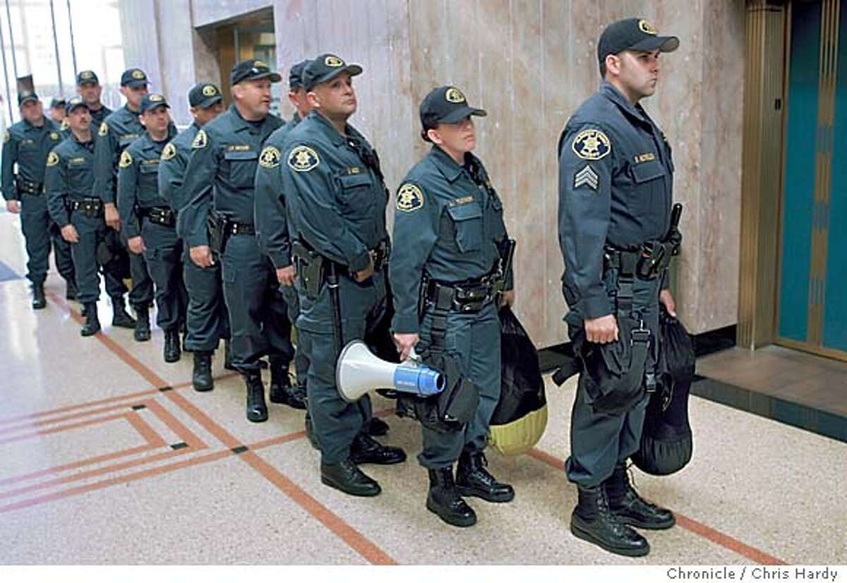 OAKLAND / Judge declares mistrial in retrial of 'Riders' case / Third ...