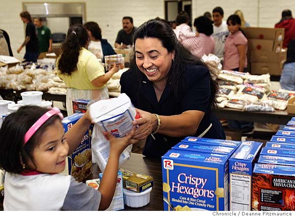 Nourishing her soul / As food bank volunteer, single mom gives back to ...