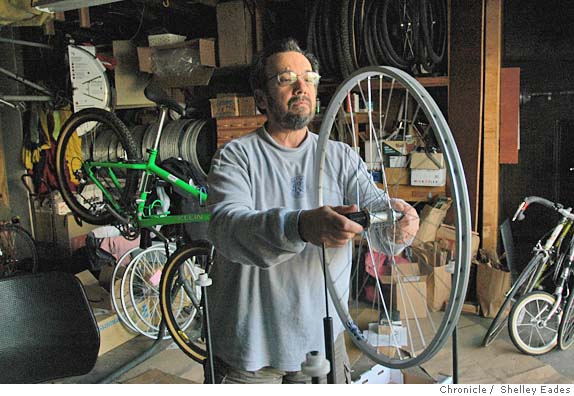United workers struggle with changes / Actual financial losses ...