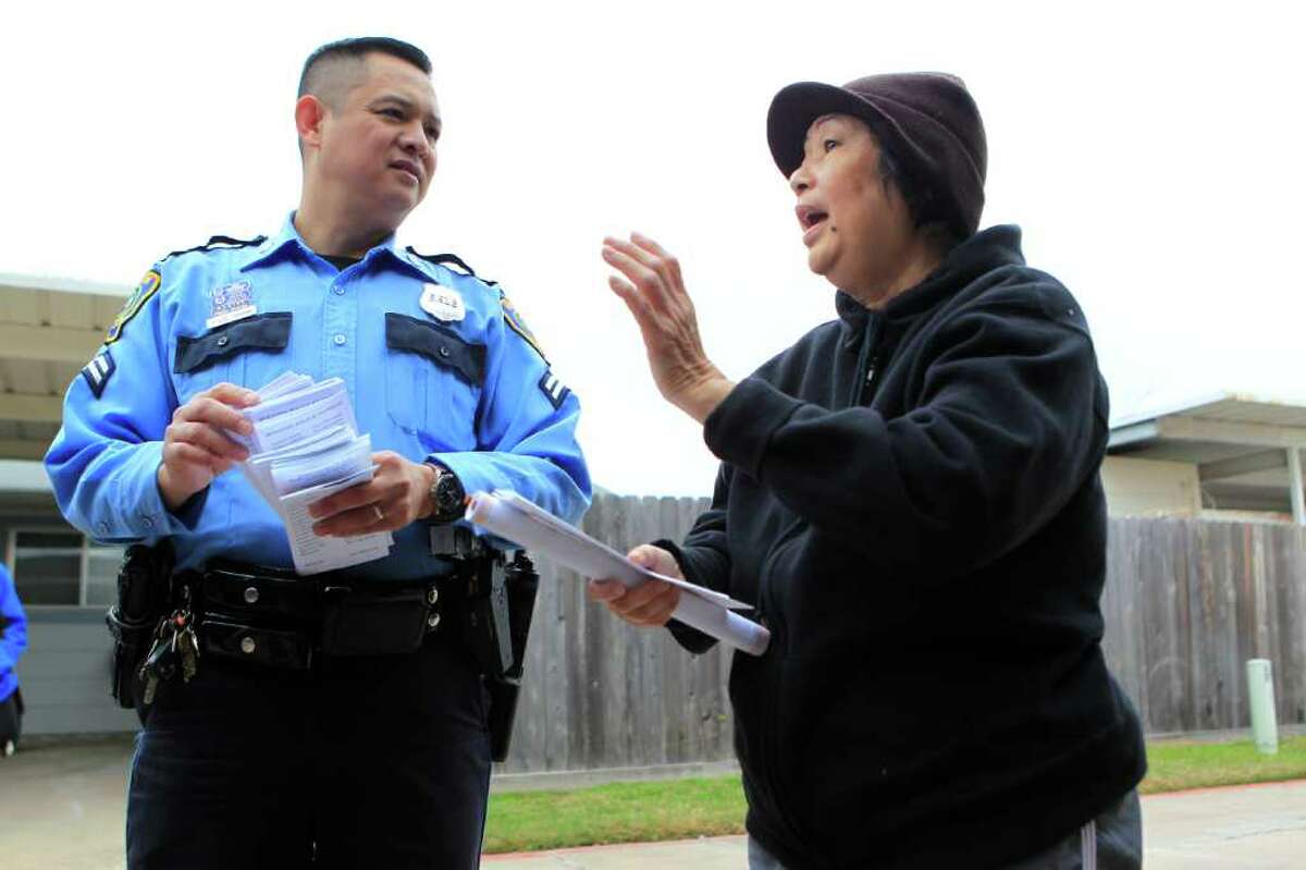 Councilman, HPD officers reach out for crime prevention on west side