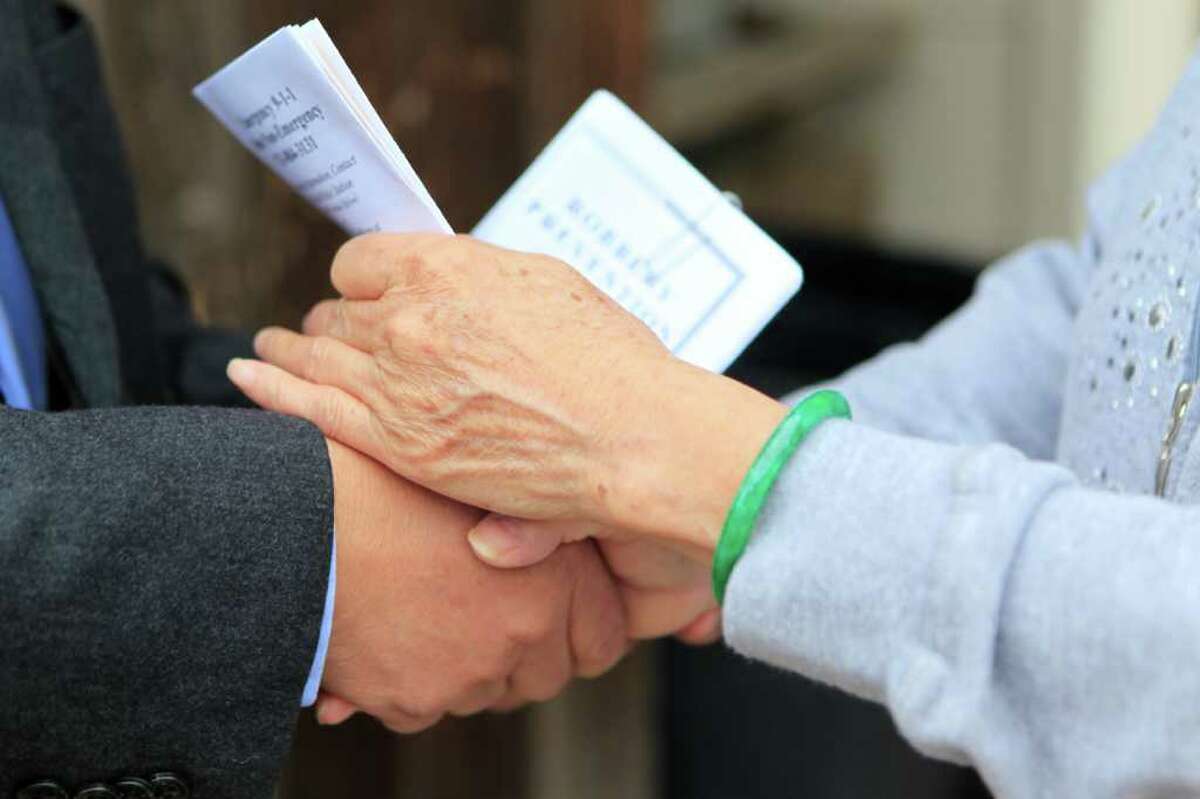 Councilman, HPD officers reach out for crime prevention on west side