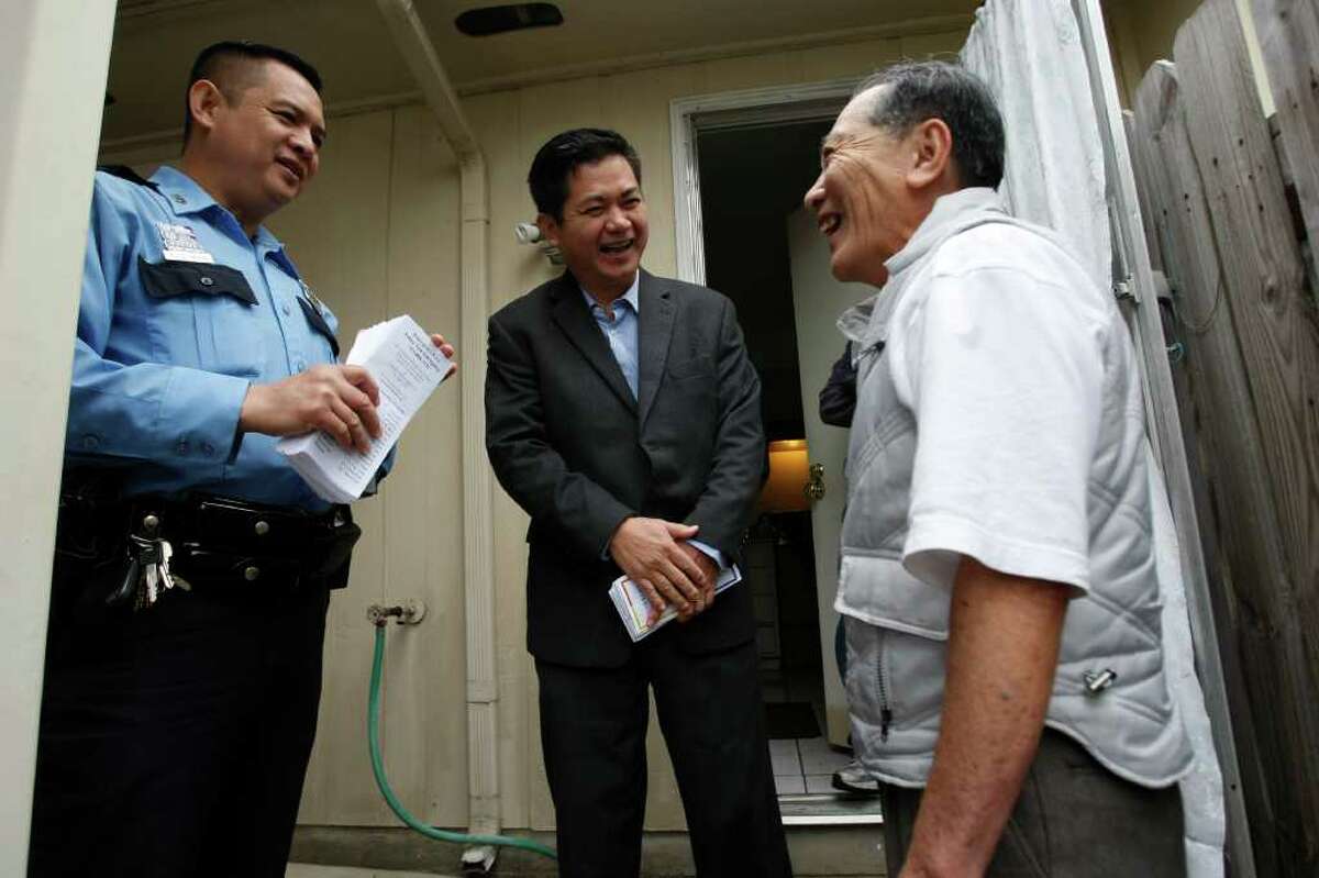 Councilman, HPD officers reach out for crime prevention on west side