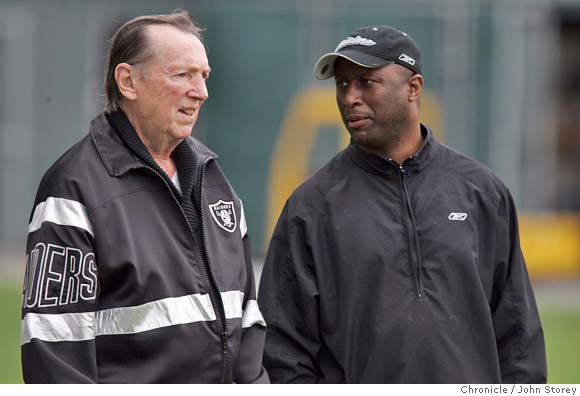 Raiders added pieces that fit Collins' skills