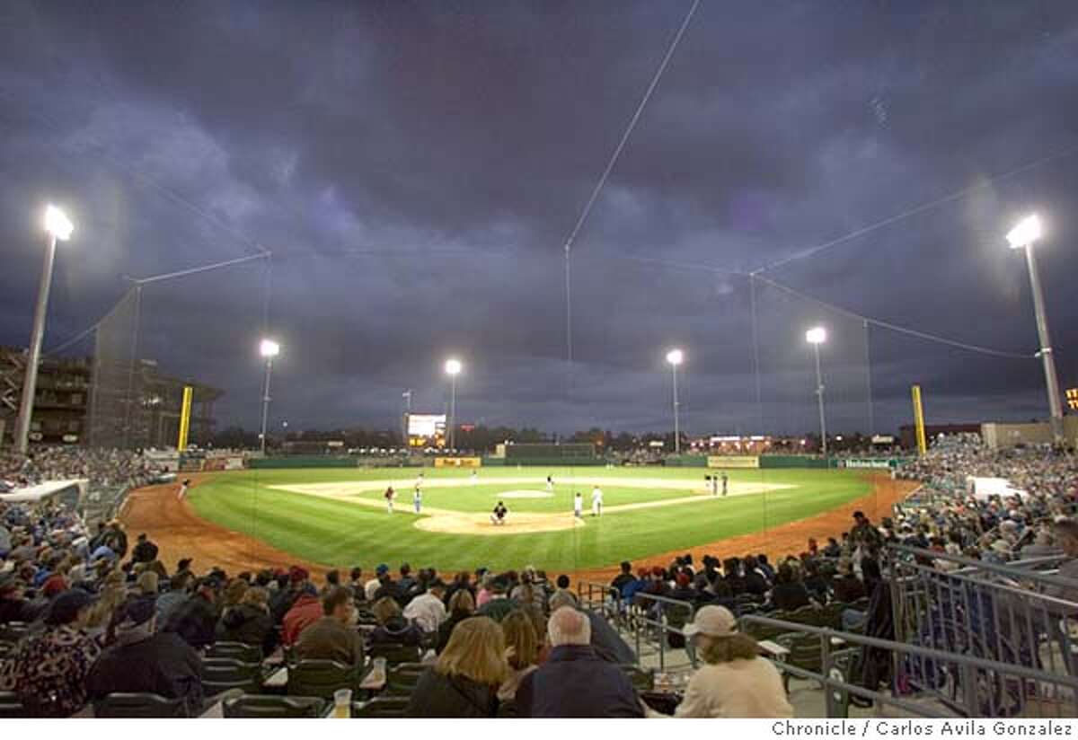 A Banner Ballpark / Stockton's cozy new stadium earns fans' seal of ...