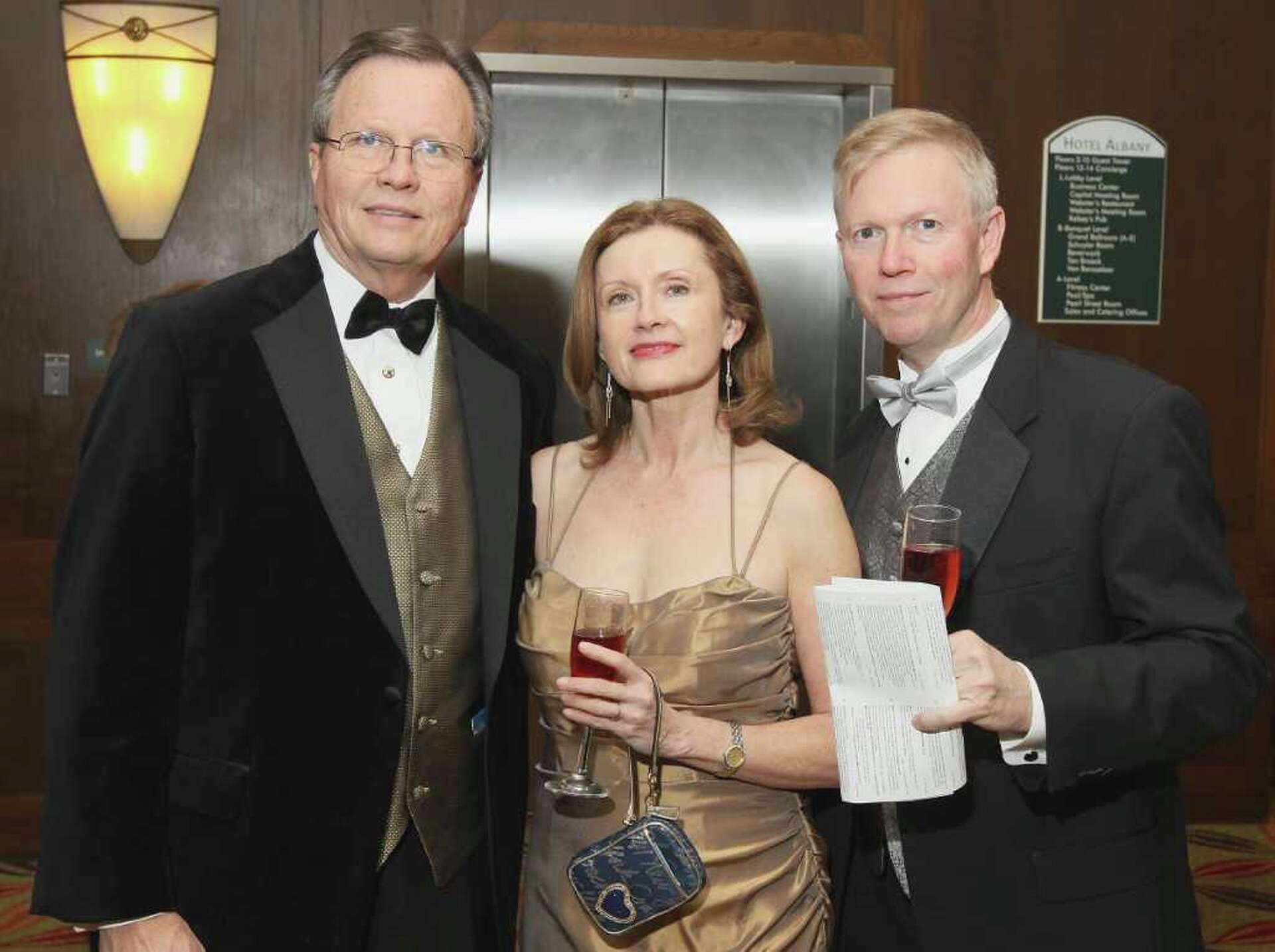 Wine and Dine for the Arts photos