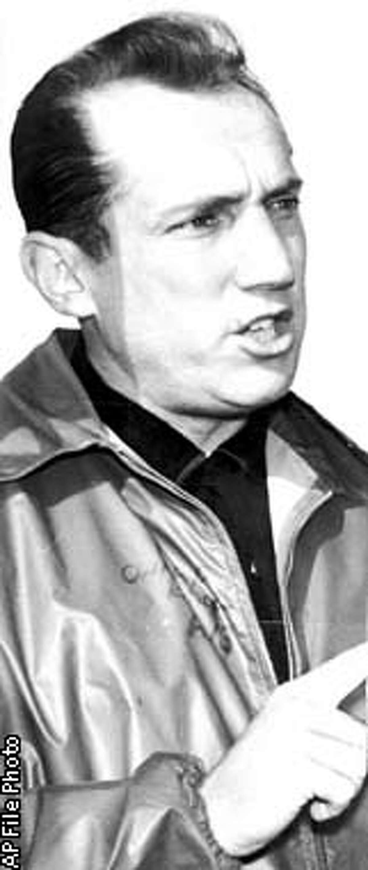 The Raiders' man in black is back / Mysterious leader Davis garners ...