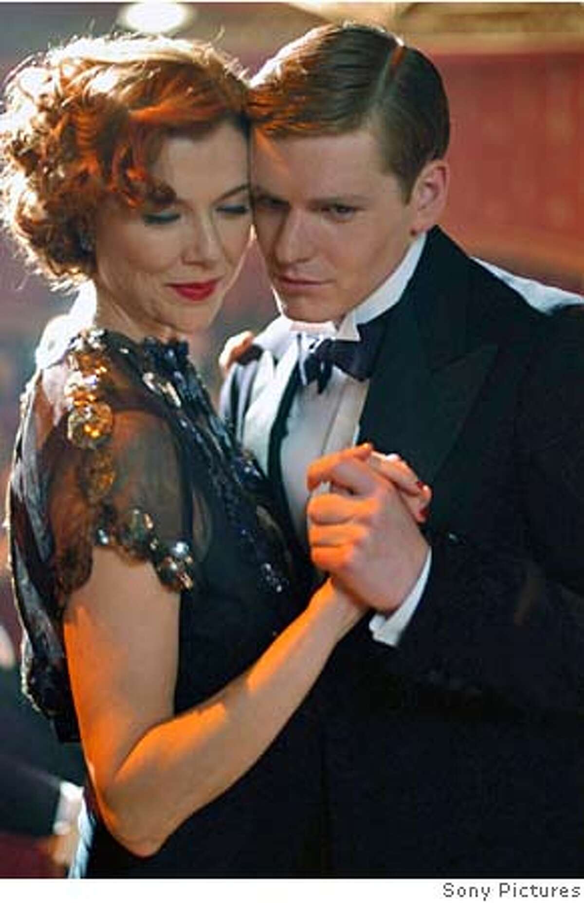 Bening steals show while 'Being Julia'