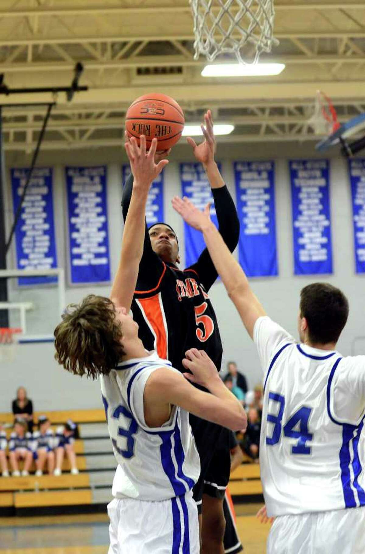 Stamford blows out Ludlowe