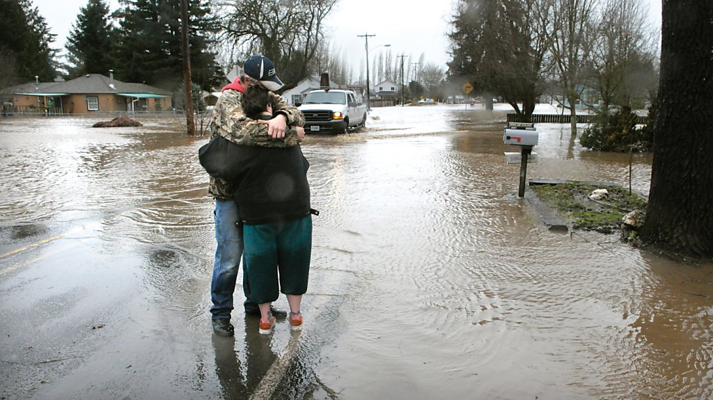 Heavy rains cause flooding in Oregon