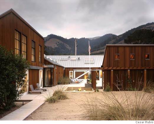 Camp Stinson / Discovering the joys of living beachside every day