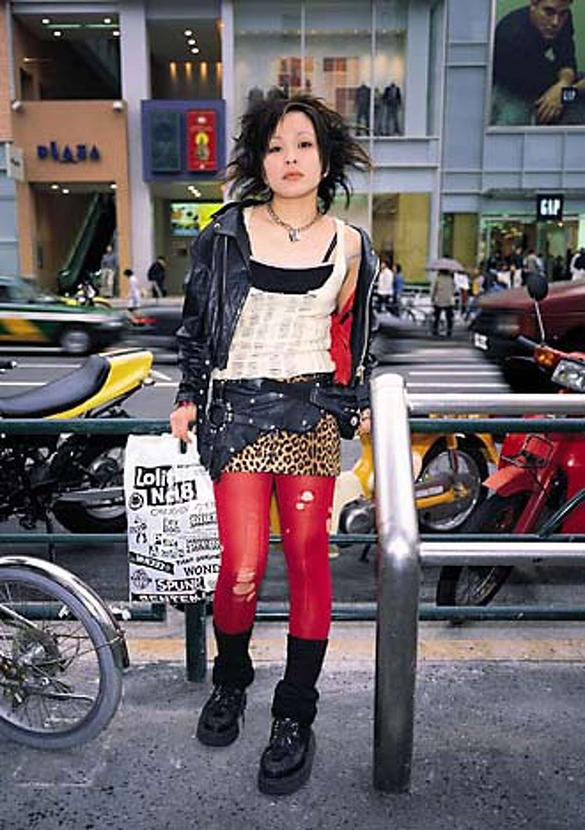 TOKYO A-GO-GO / COOL TEENS IN HARAJUKU MAKE A FASHION ASSAULT FROM ...