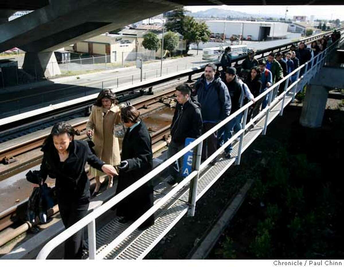 BART resumes as riders are evacuated after fire