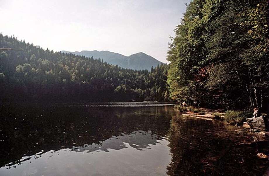 U.S. explorers to mine alpine lake for Nazi loot - SFGate