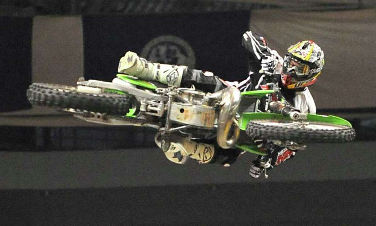 She smashes, she crushes, she roars — and it's all fun