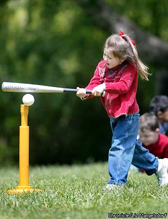 MINOR LEAGUE / Learning the baseball basics at a tender age / T-Ball ...