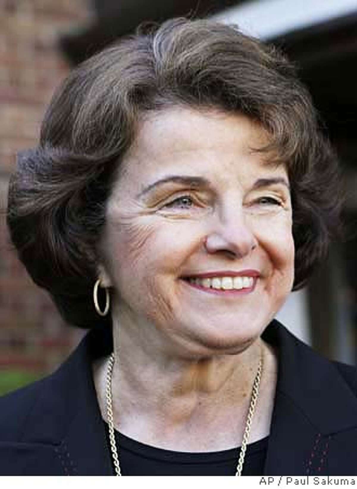Power players warm to Feinstein bill / Plan to reduce electric ...