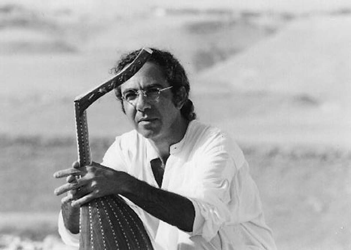 Israeli singer Dalal honors his Iraqi roots / His music links ancient ...