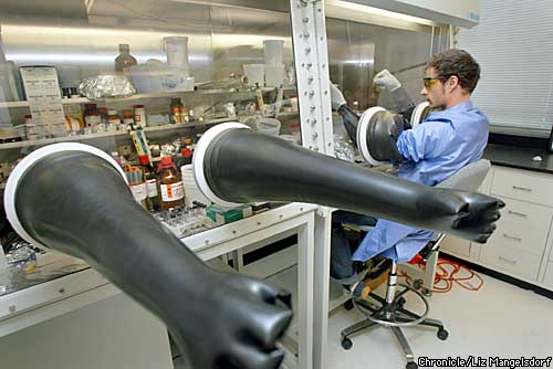 Molecular might / Nanotech 'battle suits' could amplify soldiers' powers