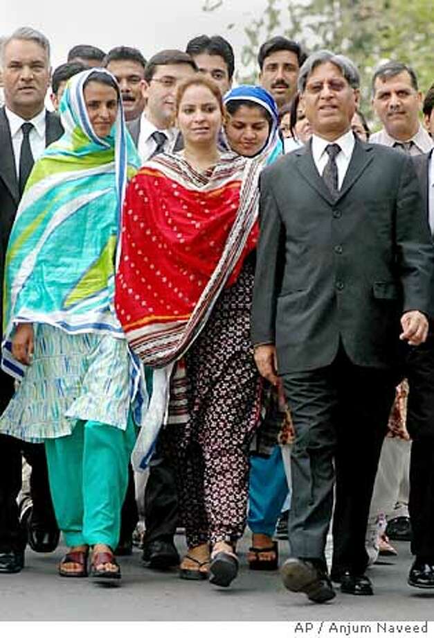 Pakistan court rules for victim of gang rape - SFGate
