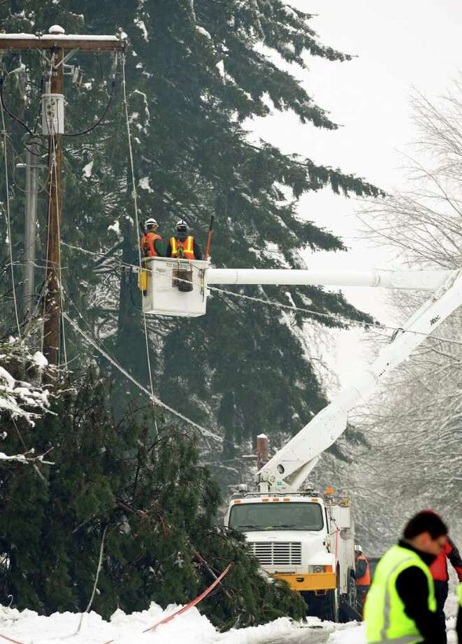 Thousands may be without power for days - seattlepi.com