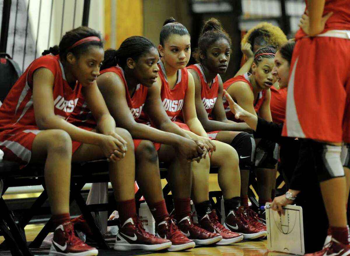 Steele forges ahead to 25-5A lead