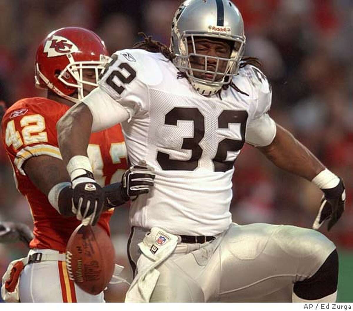 Oakland can't deck the Hall / Kick return sets up winning FG