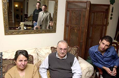 Survivors of first Gulf War watch from U.S. home / War rattles ex ...