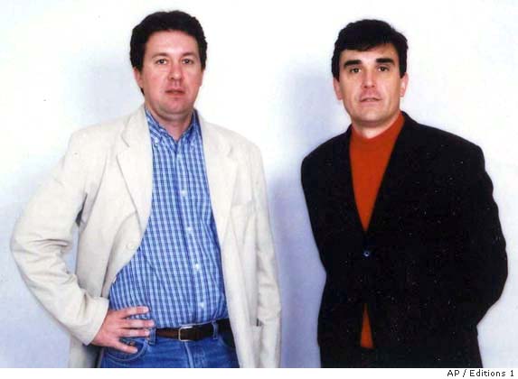 2 French journalists freed after 4 months / Kidnappers had demanded end ...