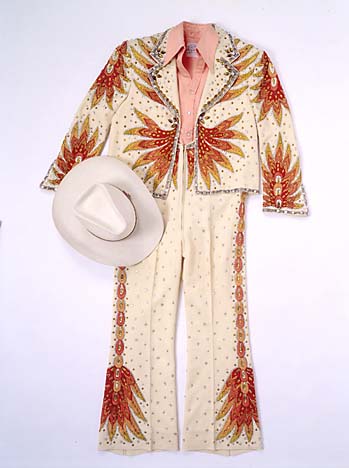 Clothing California / Fabulous and freaky attire in Oakland Museum show