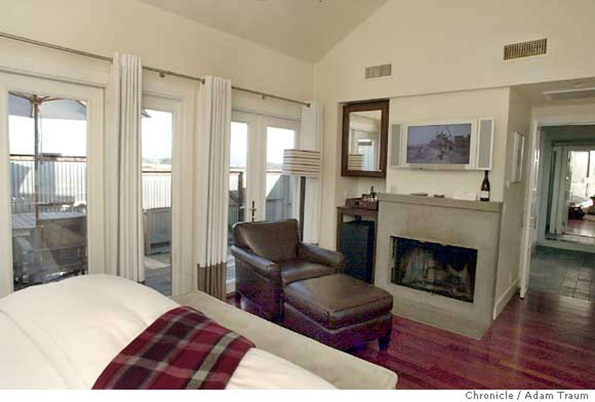 COUNTRY CHIC / Napa's trendy Carneros Inn is plain outside, luxurious ...