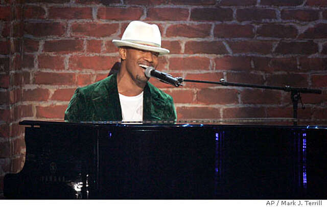 Halle Berry's man moving in?; Jay-Z pregnancy scandal; Foxx takes it ...