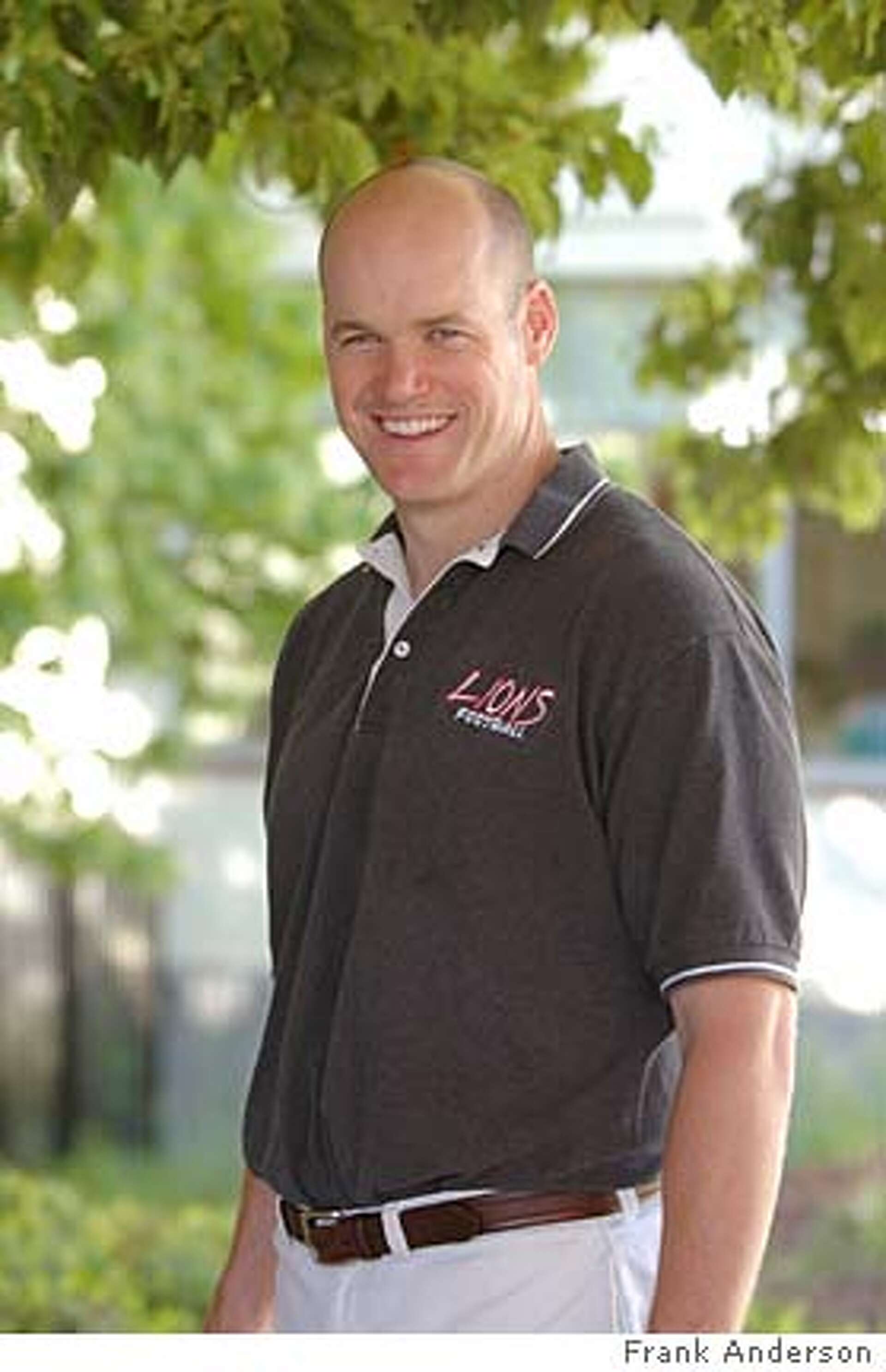 SPORTS / Coach brings NFL experience to El Molino High