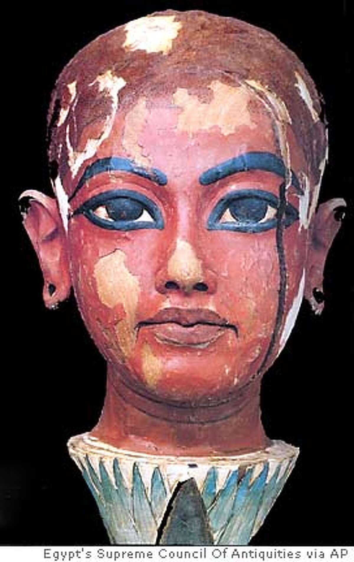 Face of a pharaoh / Researchers use CT scans to sculpt likely images of Tut