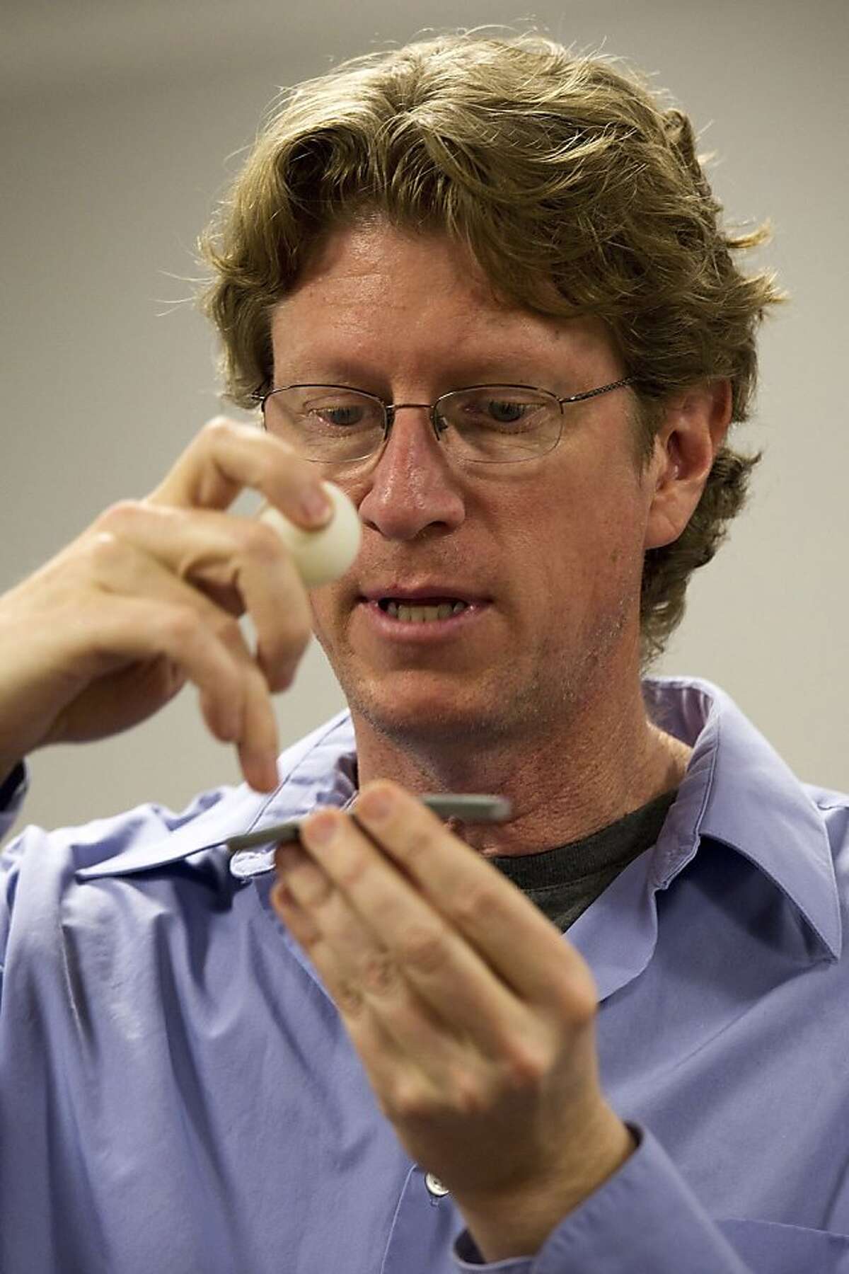 Muppeteer teaches art of making puppets