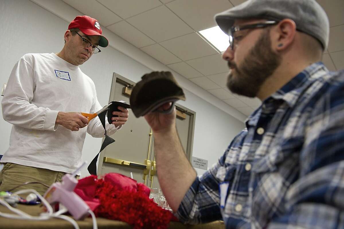 Muppeteer teaches art of making puppets