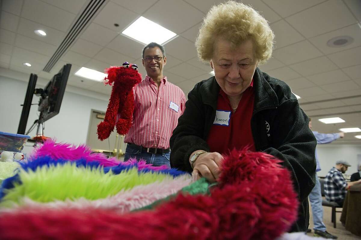 Muppeteer teaches art of making puppets
