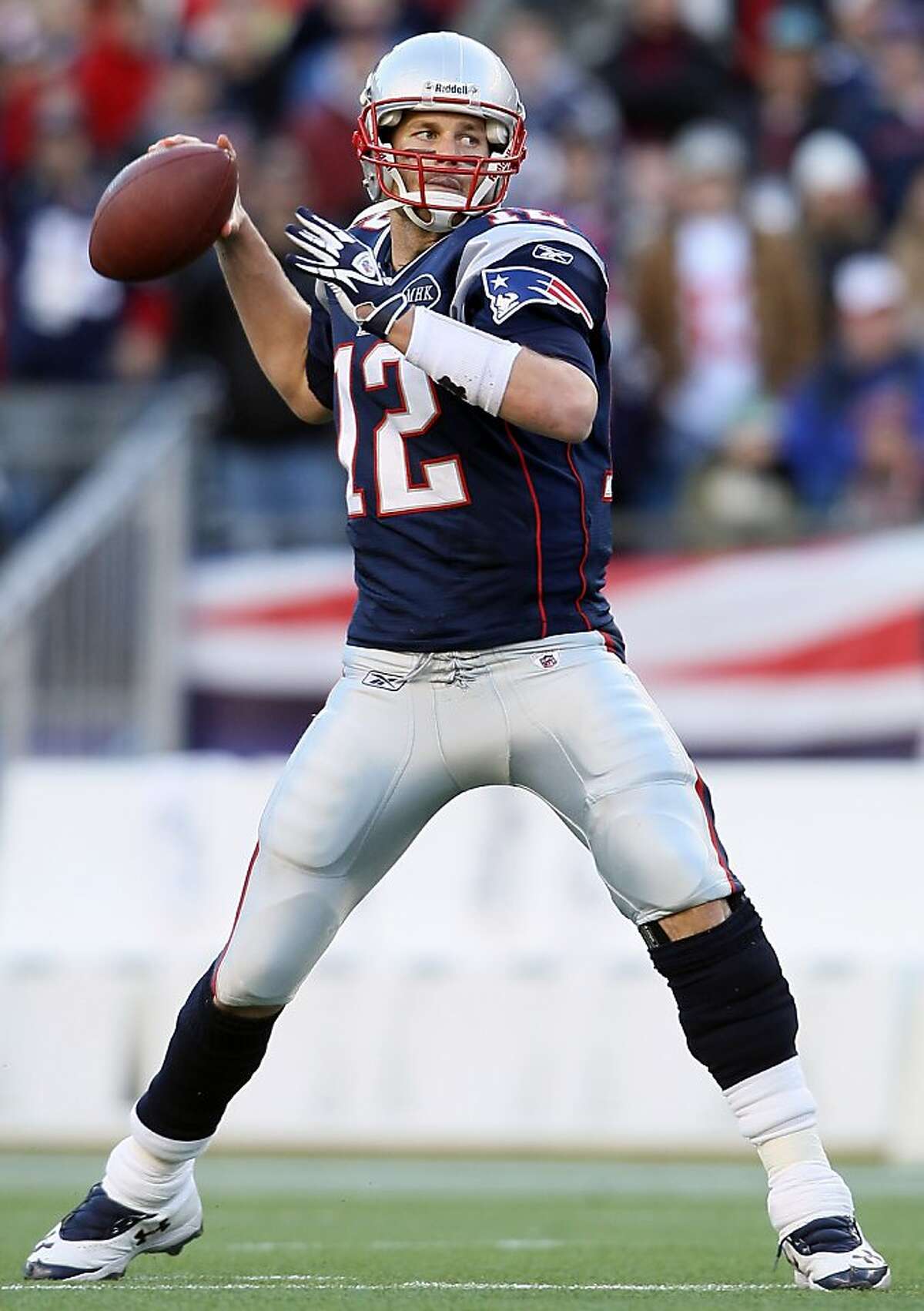 Patriots' Brady must deal with Ravens' Ed Reed