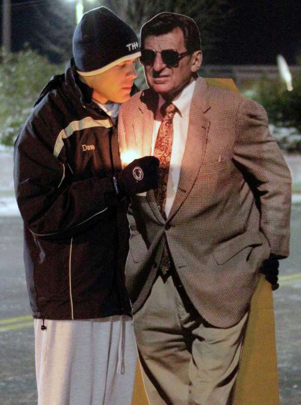 Coaching legend Joe Paterno dead at 85