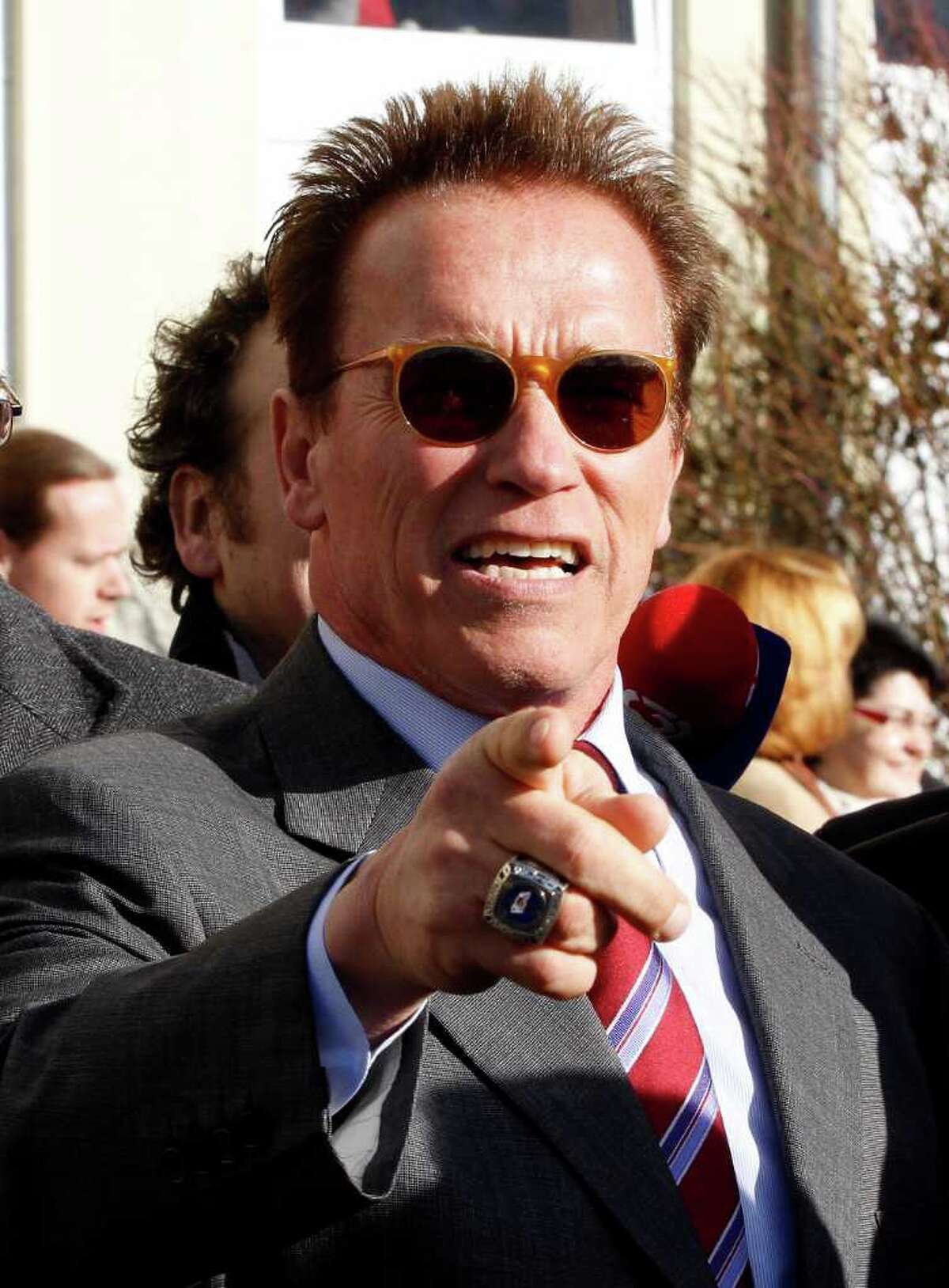 Arnie visits Austrian town run on green energy