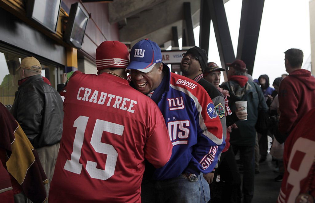 Police pepper-spray man at 49ers game - fan hit