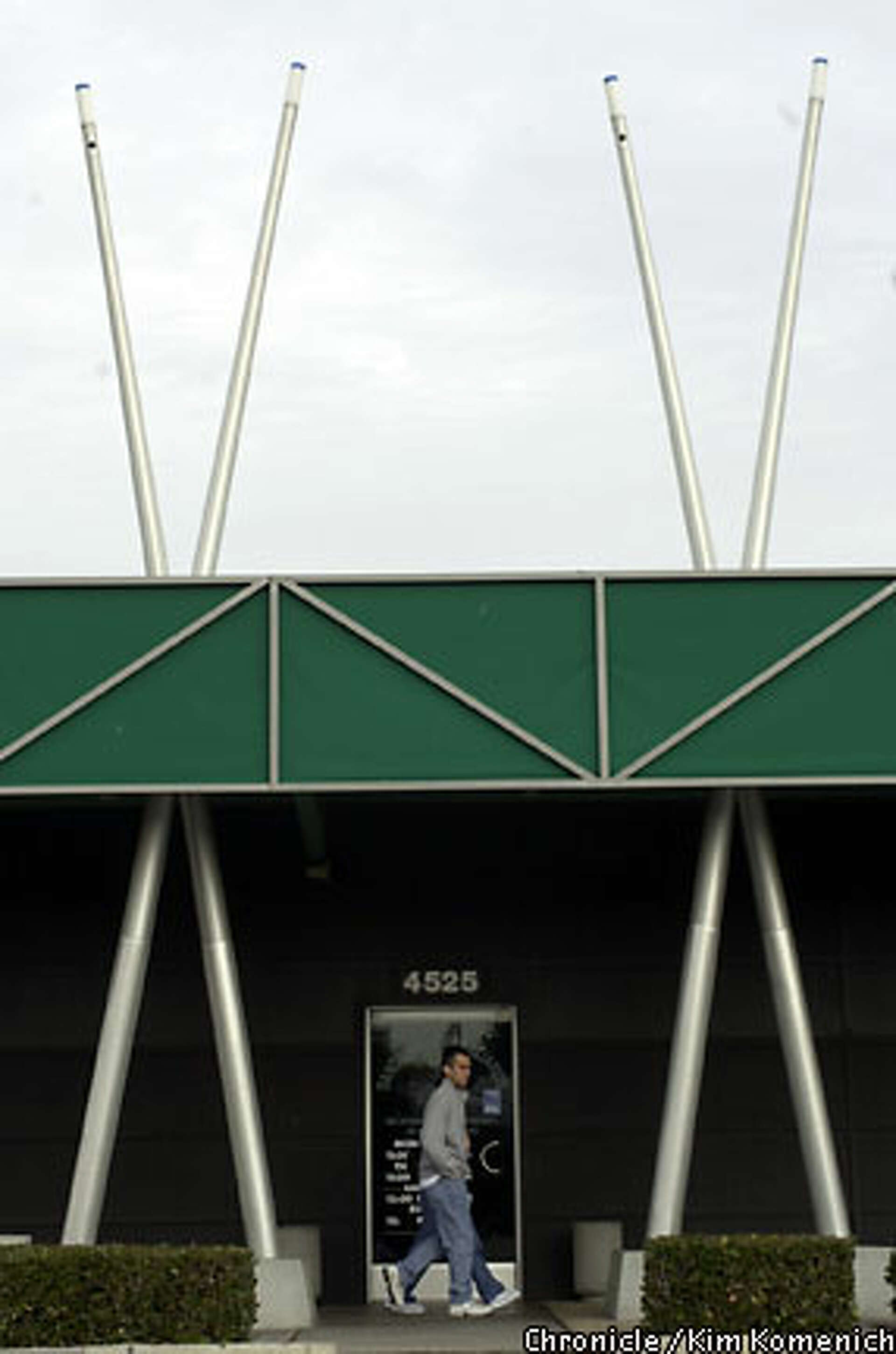 Fraternity feud's unlikely victim / Friends say man tried to end rivalry