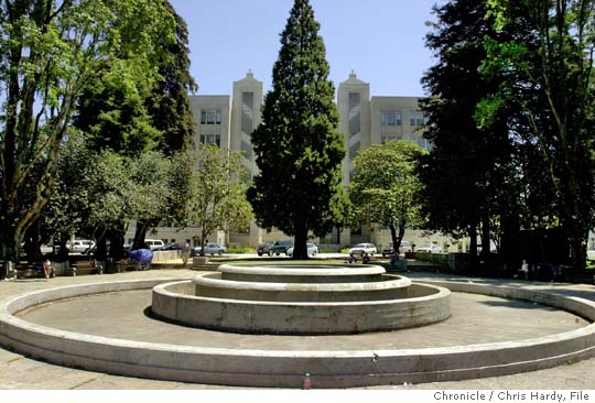 BERKELEY / City Council refuses to repair fountain in park / Civic ...
