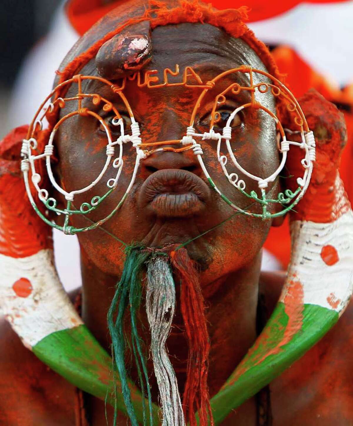 News of the world in photos: Southern storms, Joe Paterno and more